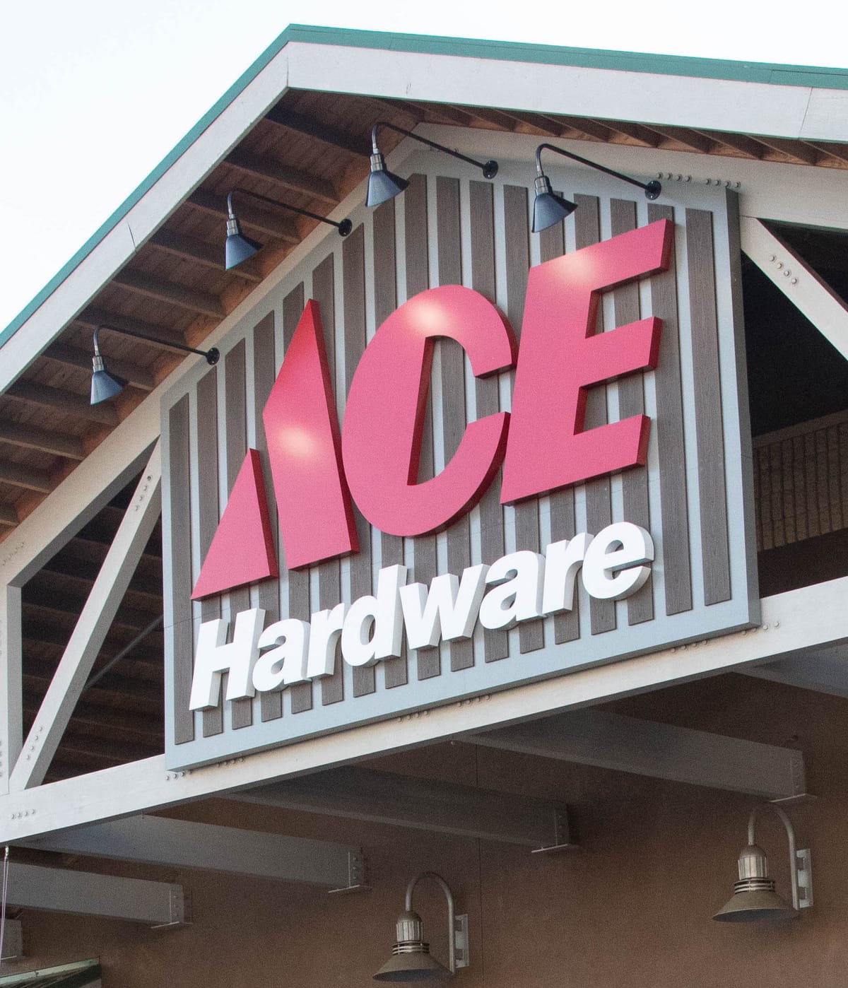 WESTLAKE ACE LOCKS IN ON MISSION HILLS, CA.