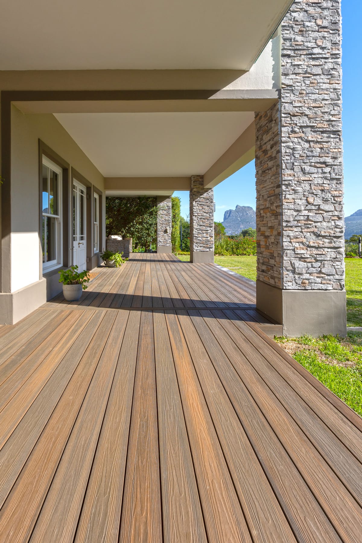HALL NOW DISTRIBUTING INFINITY DECKING